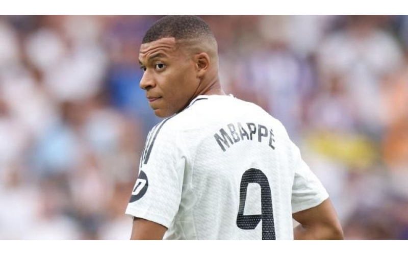 Mbappe Fransa yığmasının məşqindən getdi - "İki sahil"