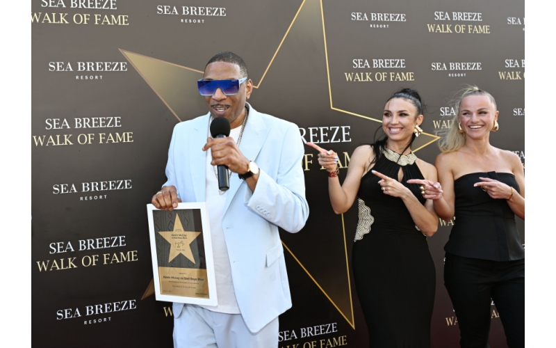 “Sea Breeze Walk of Fame” Şöhrət xiyabanında yeni adlı ulduzların ...